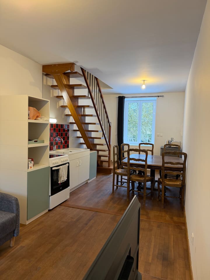 Maison Mitoyenne - 2 à 4 Personnes - Neufchâteau, France