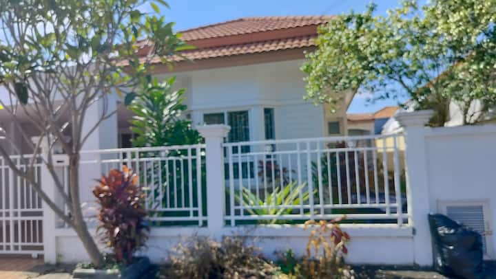 House In A Good Location - Phuket
