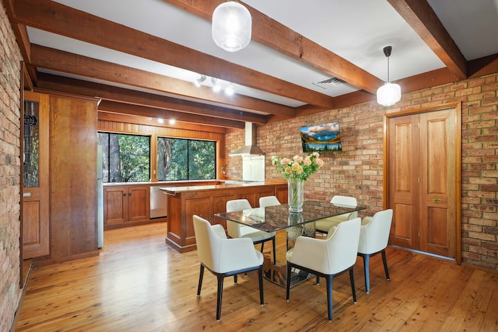 Peaceful Spacious 4br Retreat Surrounded By Nature - Parramatta