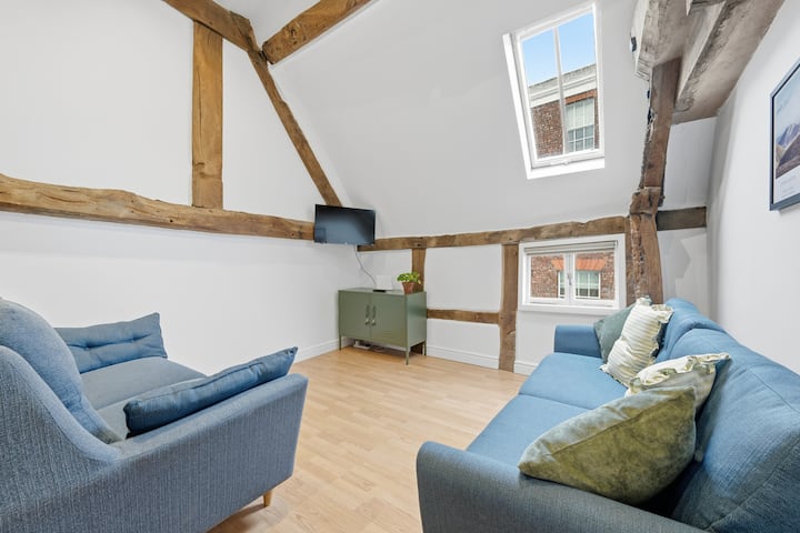 Town Centre House, Peaceful Street, Balcony - Shrewsbury