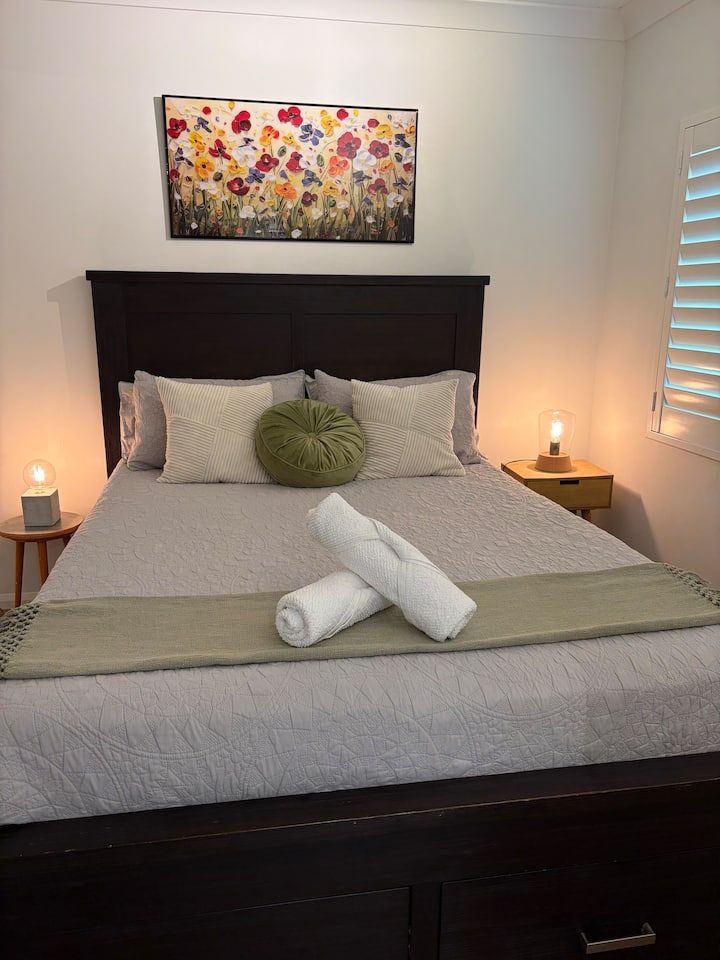 A Quiet Apartment In Edge Hill. - Cairns