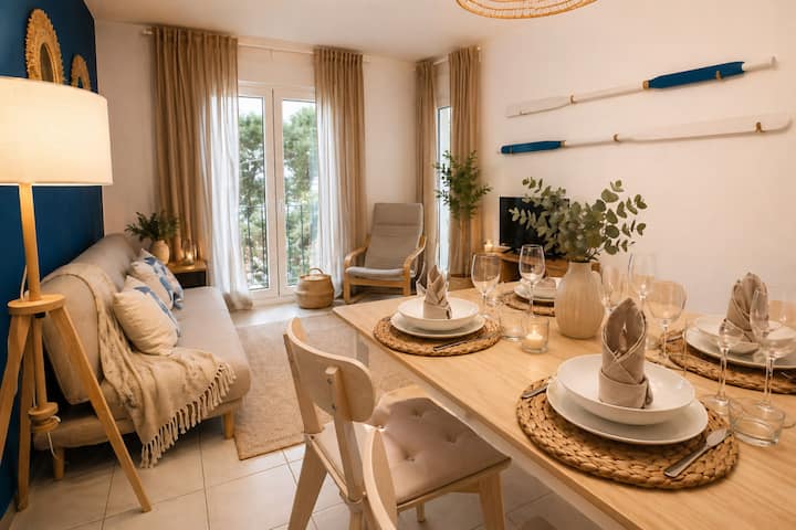 Blue Horizon Apartment • Sea View & Balcony - Lloret de Mar