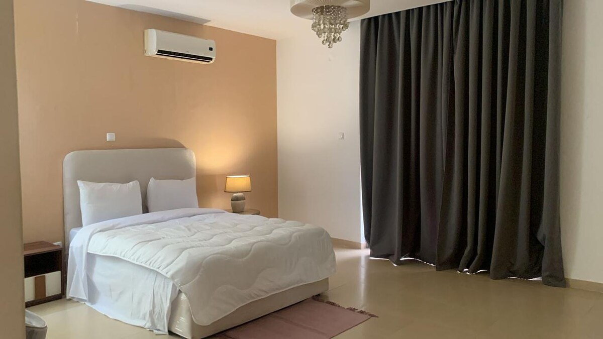 Royal Palms Cond.: 3-bedroom Villa - Annex and Pool - Houses for Rent ...