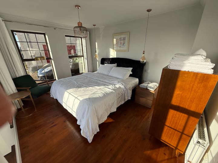 The Equestrian Estate. The Cozy Timber Loft - 14 - Cavan