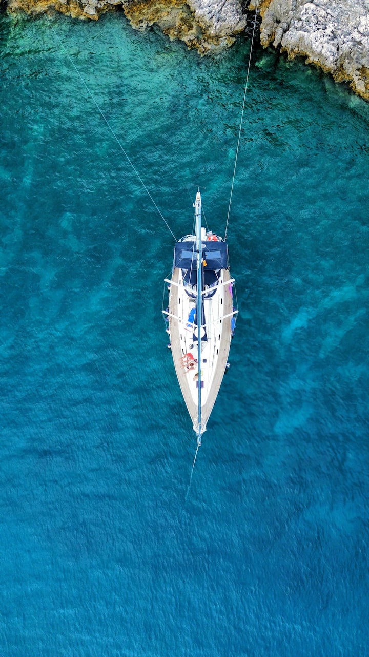 Soggiorno Su Una Barca A Vela Nel Porto Di Ancona - Ancône