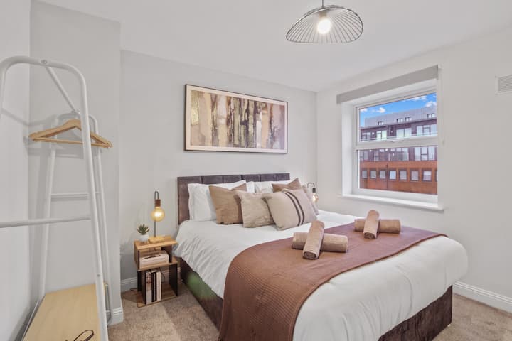 2 Bed Apartment | Secure Parking | Long Stays - ヘメル・ヘムステッド