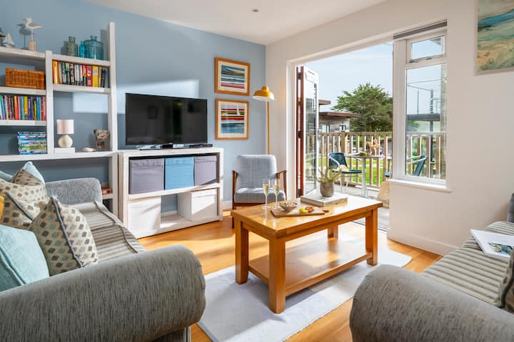 Modern Seaside Retreat In Porthtowan - St Agnes