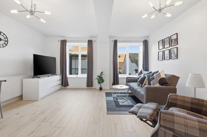 Fresh 1 Bedroom Apartment On Brentwood High-street - Brentwood