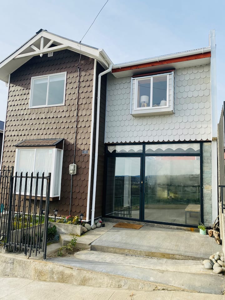 Casa En Castro Barrio Cerca Del Parque Municipal - Castro, Chile