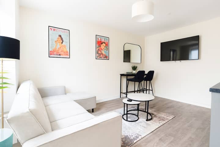 Weekly Discount | Cardiff 3br Suite | Contractors - Cardiff