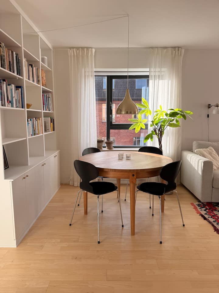 Central And Peaceful Flat With Balcony And Lift - Copenhagen