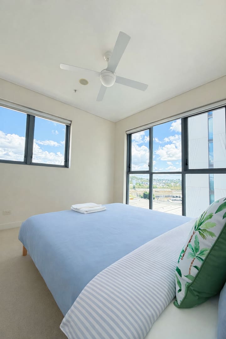 Amorphous Sky @ Bowen Hills - Ascot