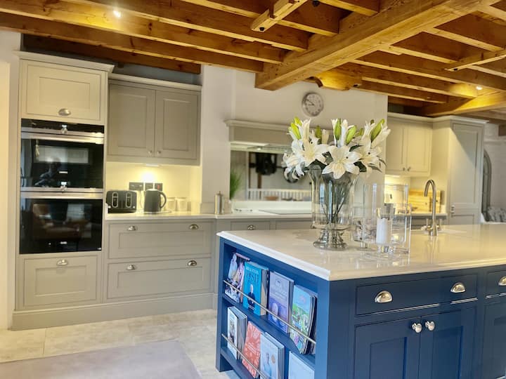 Home In Burnham Market Luxury Watermill, Sleeps 12 - Burnham Market