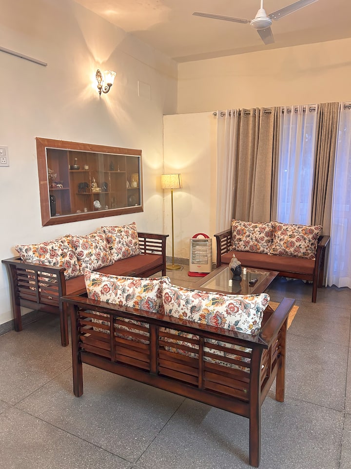 Ethnic 3bhk | Central & Spacious | Long Stay Ready - Chandigarh