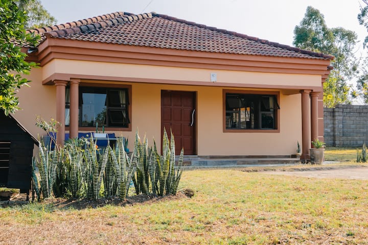 Stylish Home With A Spa Bathtub - Eswatini