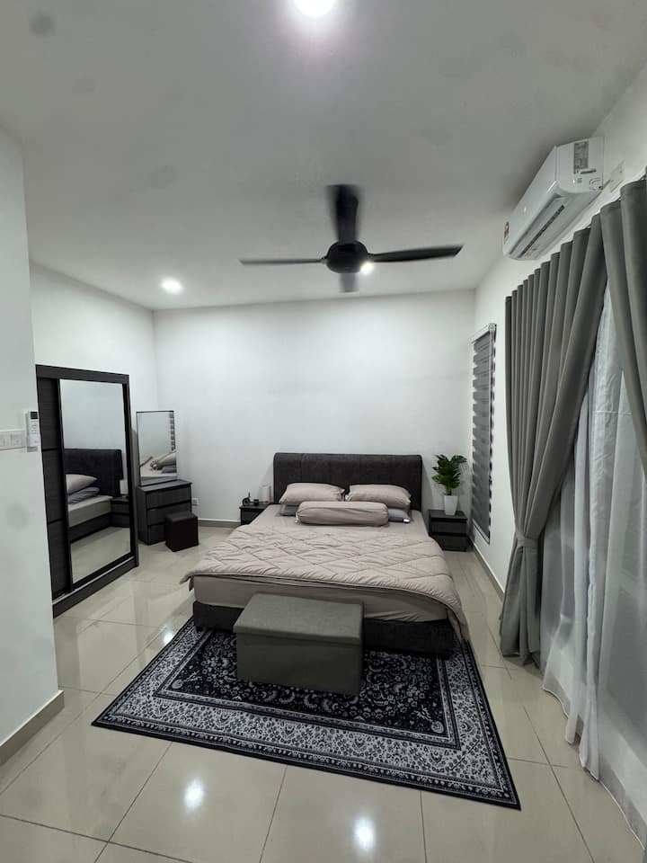 Four Bedrooms Stay At Sepang Near To Klia - Sepang