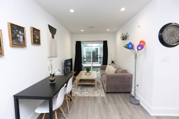 Stylish 1br Petworth Retreat Near Metro & Shops - Washington, D.C., DC