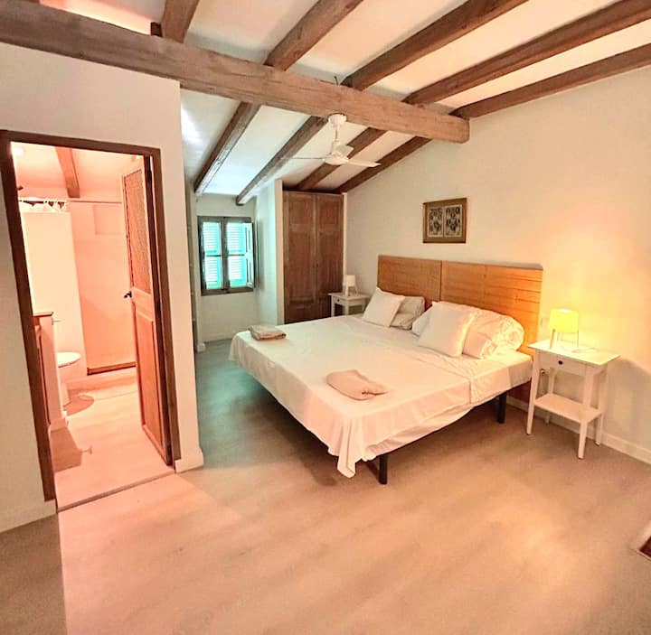 Room With Private Bathroom In Shared Apartment - Platja de Palma
