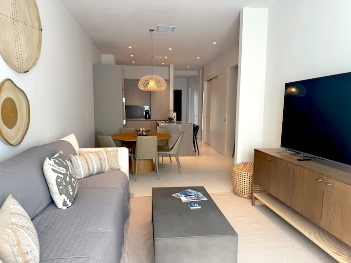 New | 2bd+den | Gated | Pool | Beach/gym Access - Nassau