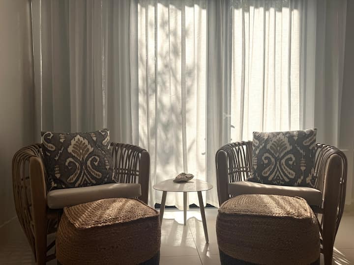 New | 2bd+den | Gated | Pool | Beach/gym Access - Nassau