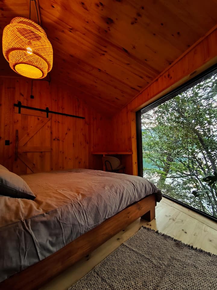 Private Lakeside Retreat
   Lonconao/cipres Cabin - Futaleufú