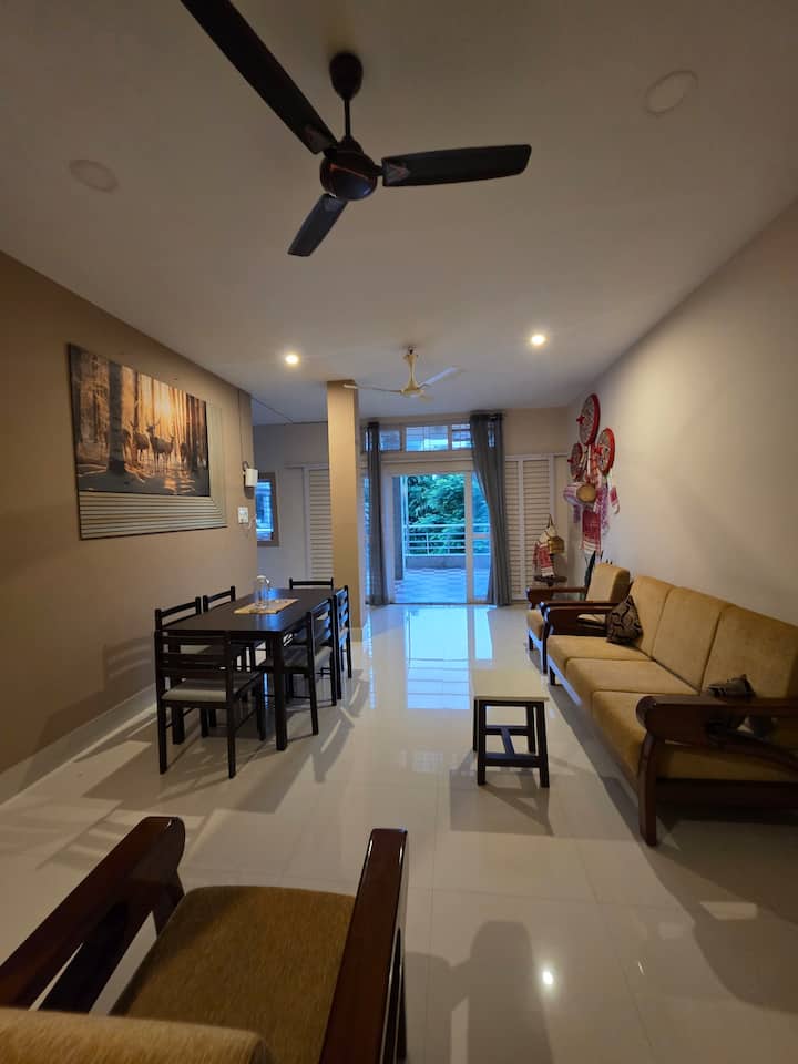 Duleena Stays: Assamese Home With Balcony Lounge - Dibrugarh