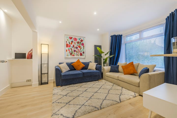 A Fresh, Luxurious And Modern 4 Bedroom House - Mill Hill