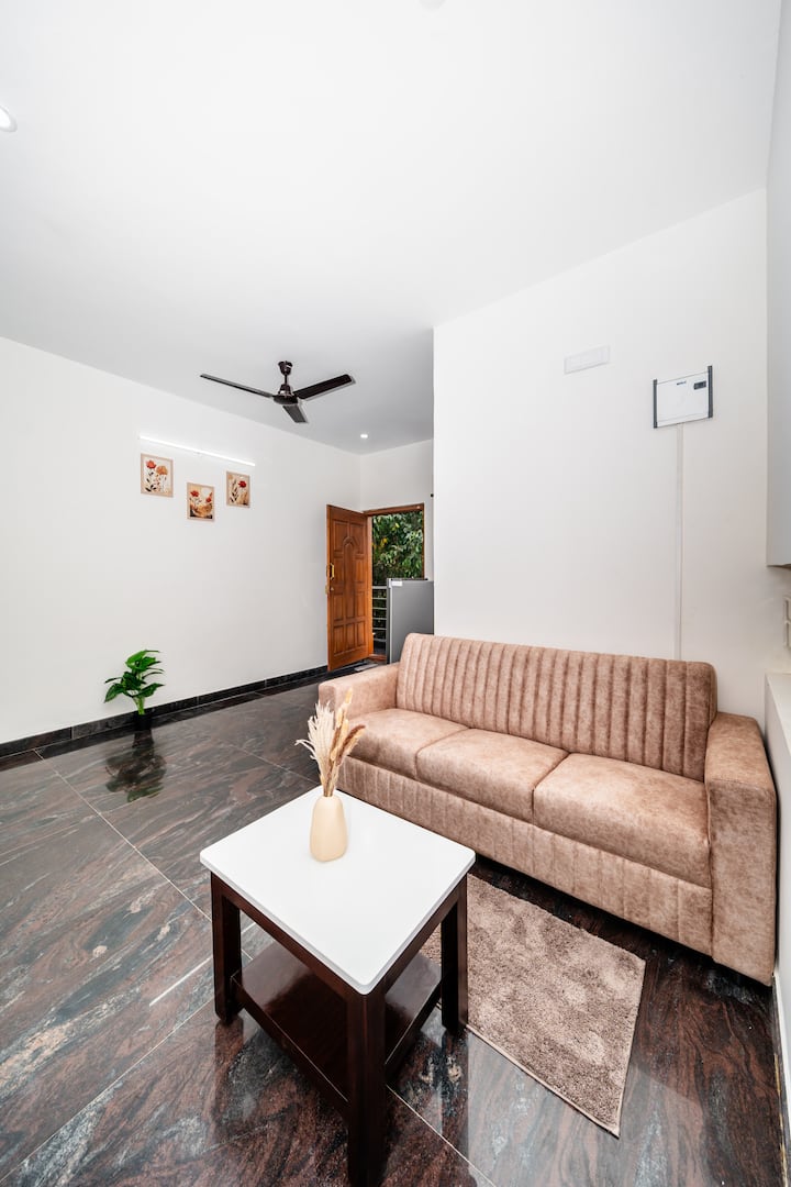 Gk - 302 Btm/hsr/silk Board/madiwala - Bangalore