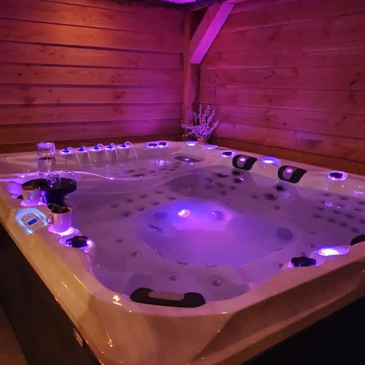 Romantische Wellness Studio, Privé Jacuzzi & Sauna - Barneveld