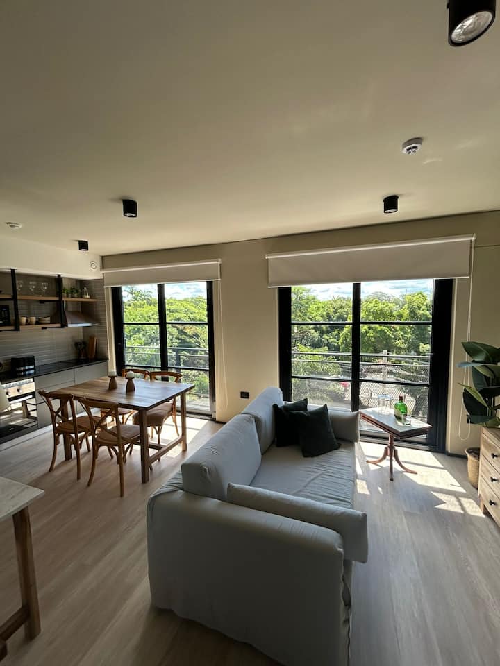 ¡A Pasos Del Eje Corporativo Y Estilo Industrial! - 파라과이