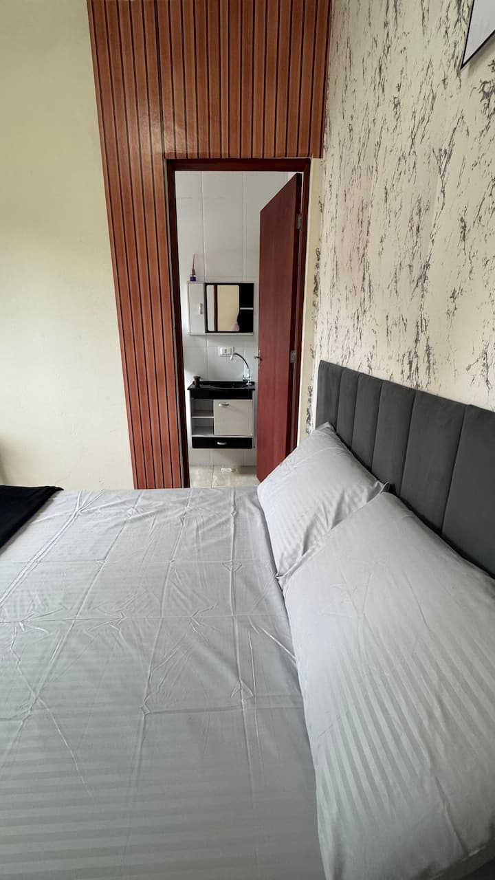 Quarto + áRea De Serviço Para Até Três Pessoas - Caraguatatuba