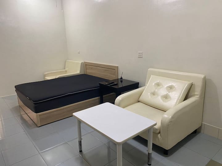 屏東基督教醫院旁大間套房 - 핑동