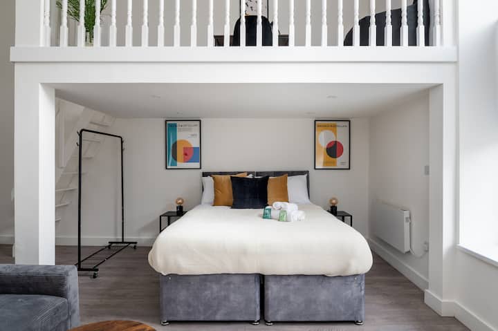 Cosy Mezzanine Flat In The Heart Of Northampton - Northampton, UK
