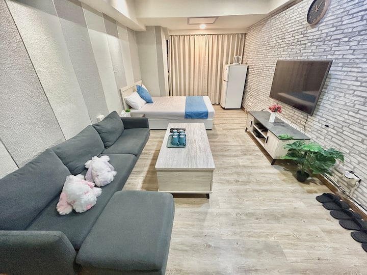 西門商圈808/捷運西門站步行3分鐘/一臥室一客廳/漂亮裝潢8人房 - Taipéi