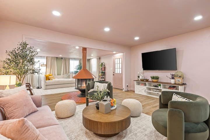 Pink Disney Retreat Fun Game Room & Family Oasis - Anaheim, CA
