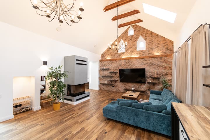 Zuri Maison • 2 Bedrooms• Close To Braşov • Luxury - Brașov