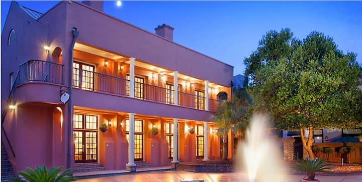 1 Bedroom Loft In Heart Of Charleston! - Charleston, SC