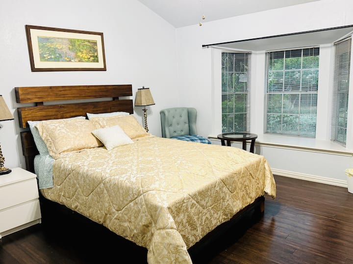 Master Suite W/ Private Bath Near Utd, Richardson - Richardson, TX