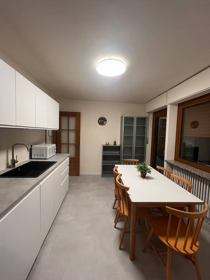 Aosta Holiday Apartments - Via Parigi Quadrilocale - Aosta