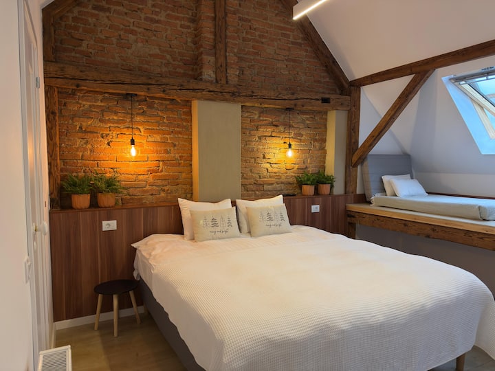 Altstadt Inn - Brassó