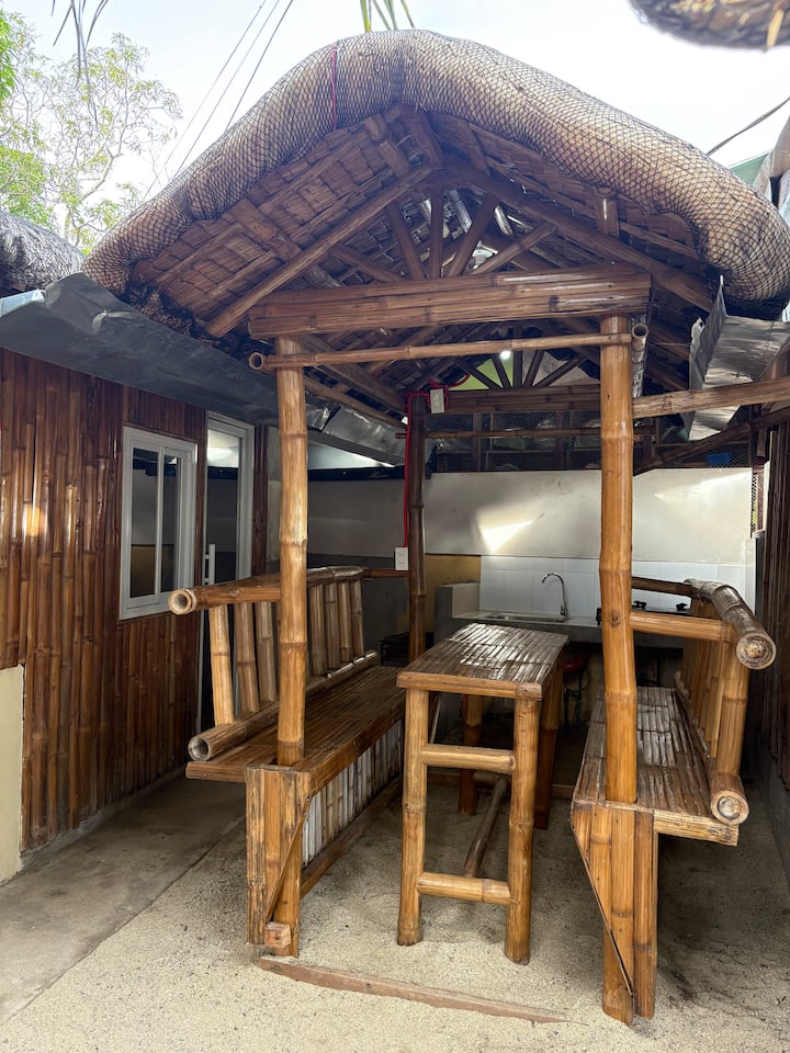 Laiya Guest House 4-6 Pax - Laiya
