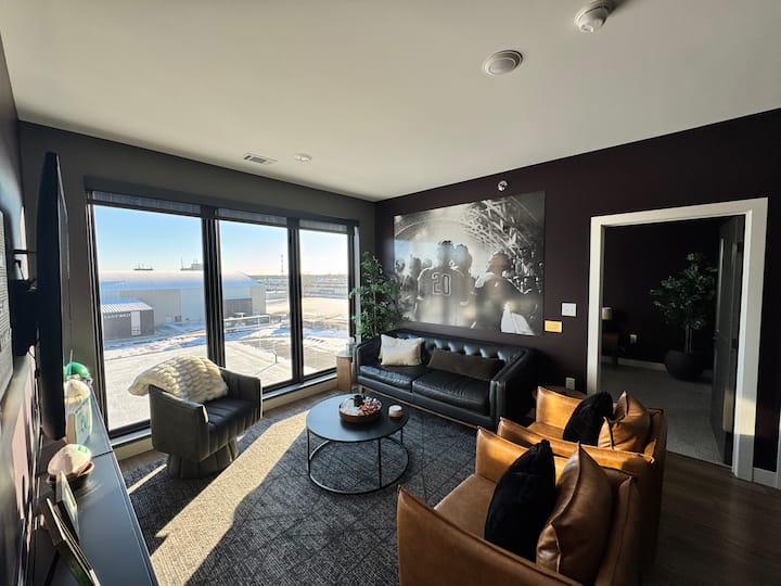 One Room Apartment In The Heart Of The Und Campus! - Grand Forks, ND