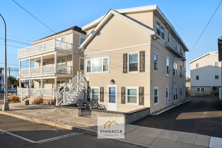 A Beachside Bliss • 3br • Steps To Beach - Seaside Park, NJ