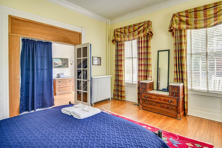 French-door Room - Elizabeth City, NC
