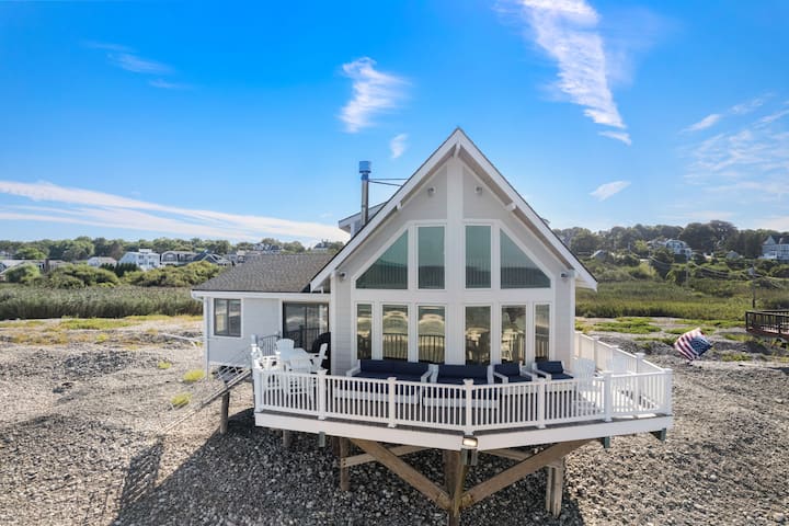 Wavehouse | Oceanfront Getaway On Private Beach - Scituate, MA