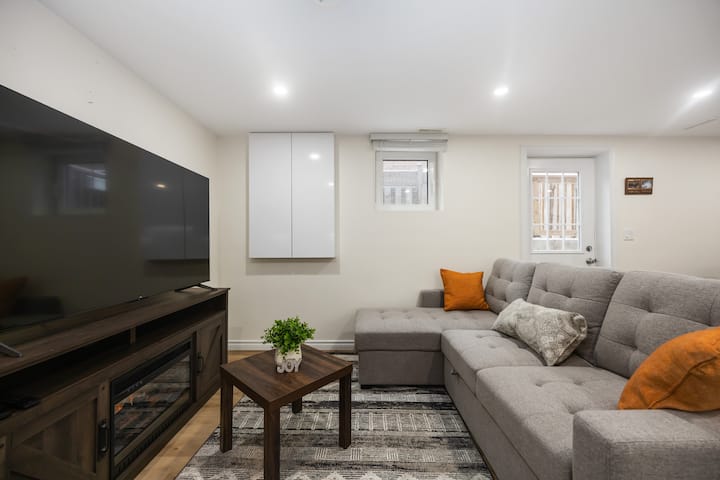 Bright Basement Home|family-friendly 3br Retreat - Pickering