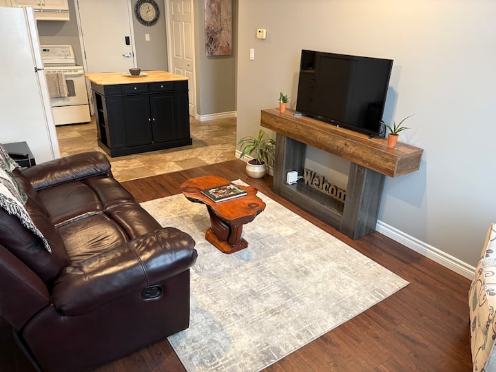 Flat On The Square - Goderich