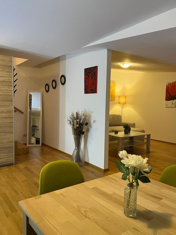 Stilvolle Maisonette In Wien Währing - Viena