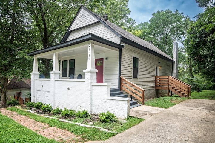 Magic City Manor: Groups/driveway/game Room/wifi - Birmingham, AL