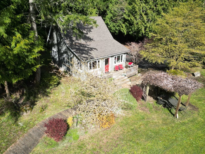 Summer Hill Cottage - Bainbridge Island, WA